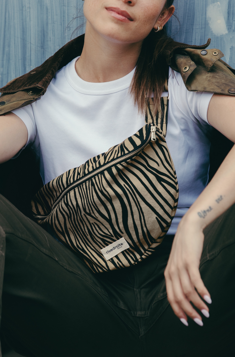 Custine XL le sac banane - Coton recyclé Zèbre – Rivedroite Paris